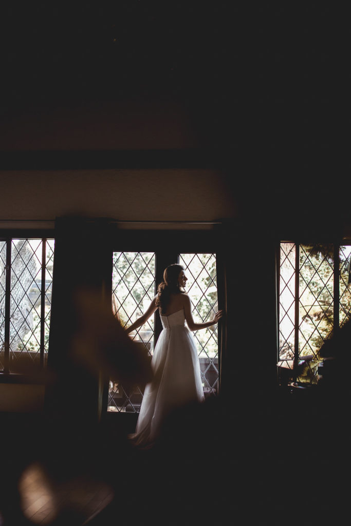 English Inn Wedding Infused with Fall Colours on Vancouver Island