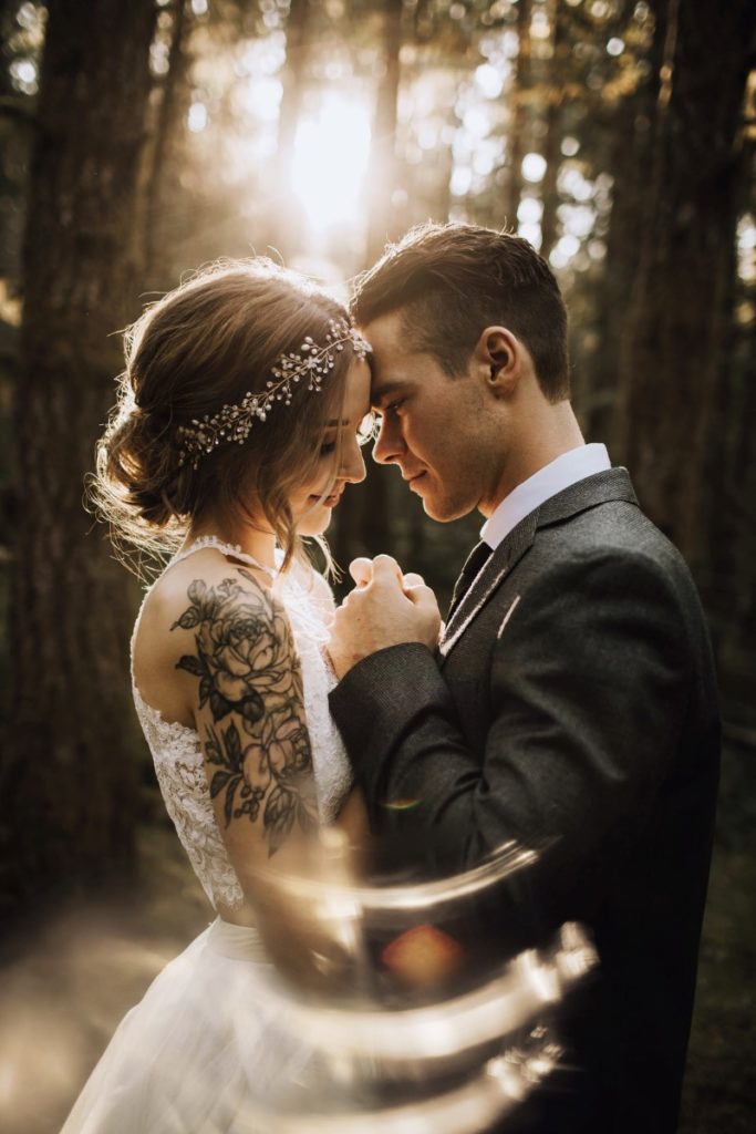 The West Coast Wedding of Taylor & Sheldon on the Lake