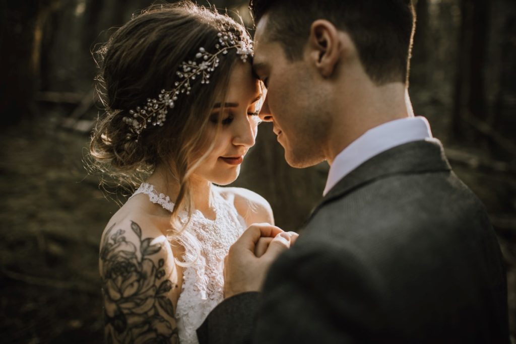 The West Coast Wedding of Taylor & Sheldon on the Lake