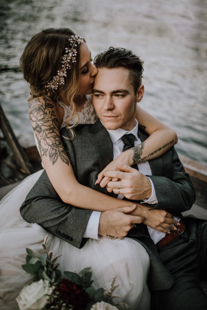 The West Coast Wedding of Taylor & Sheldon on the Lake