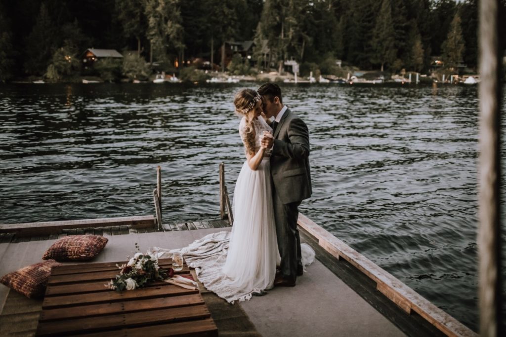 The West Coast Wedding of Taylor & Sheldon on the Lake