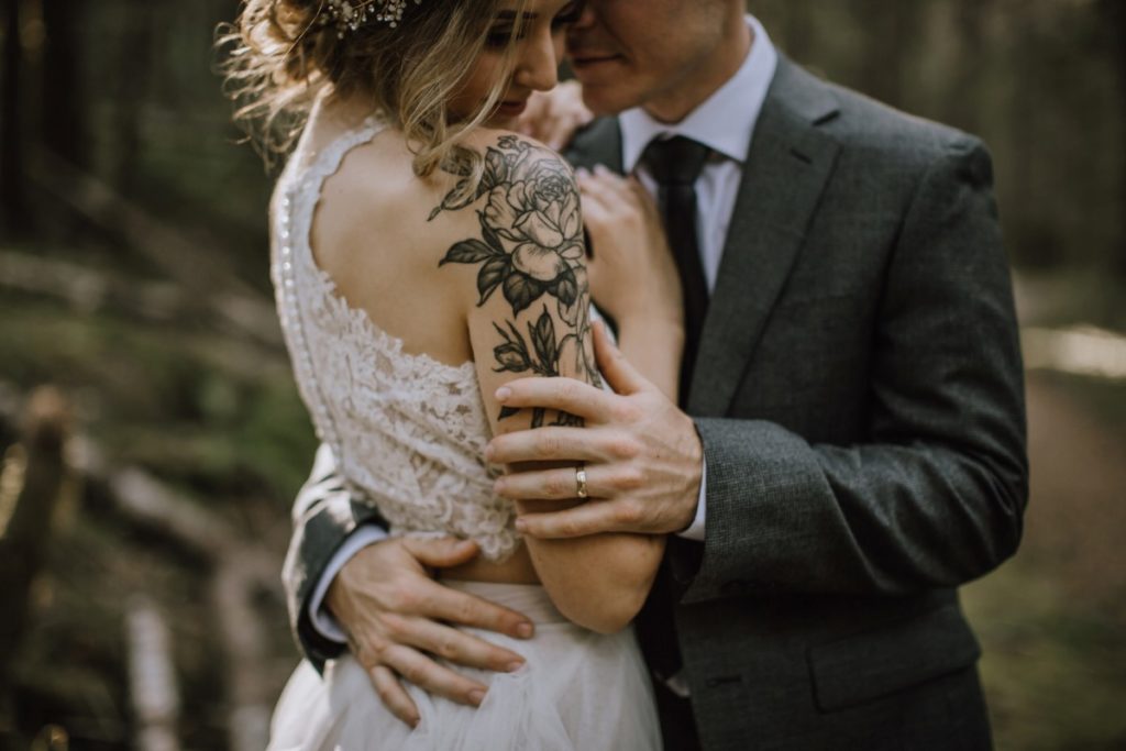 The West Coast Wedding of Taylor & Sheldon on the Lake