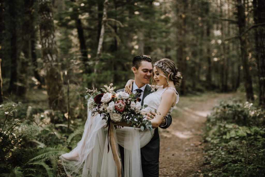 The West Coast Wedding of Taylor & Sheldon on the Lake
